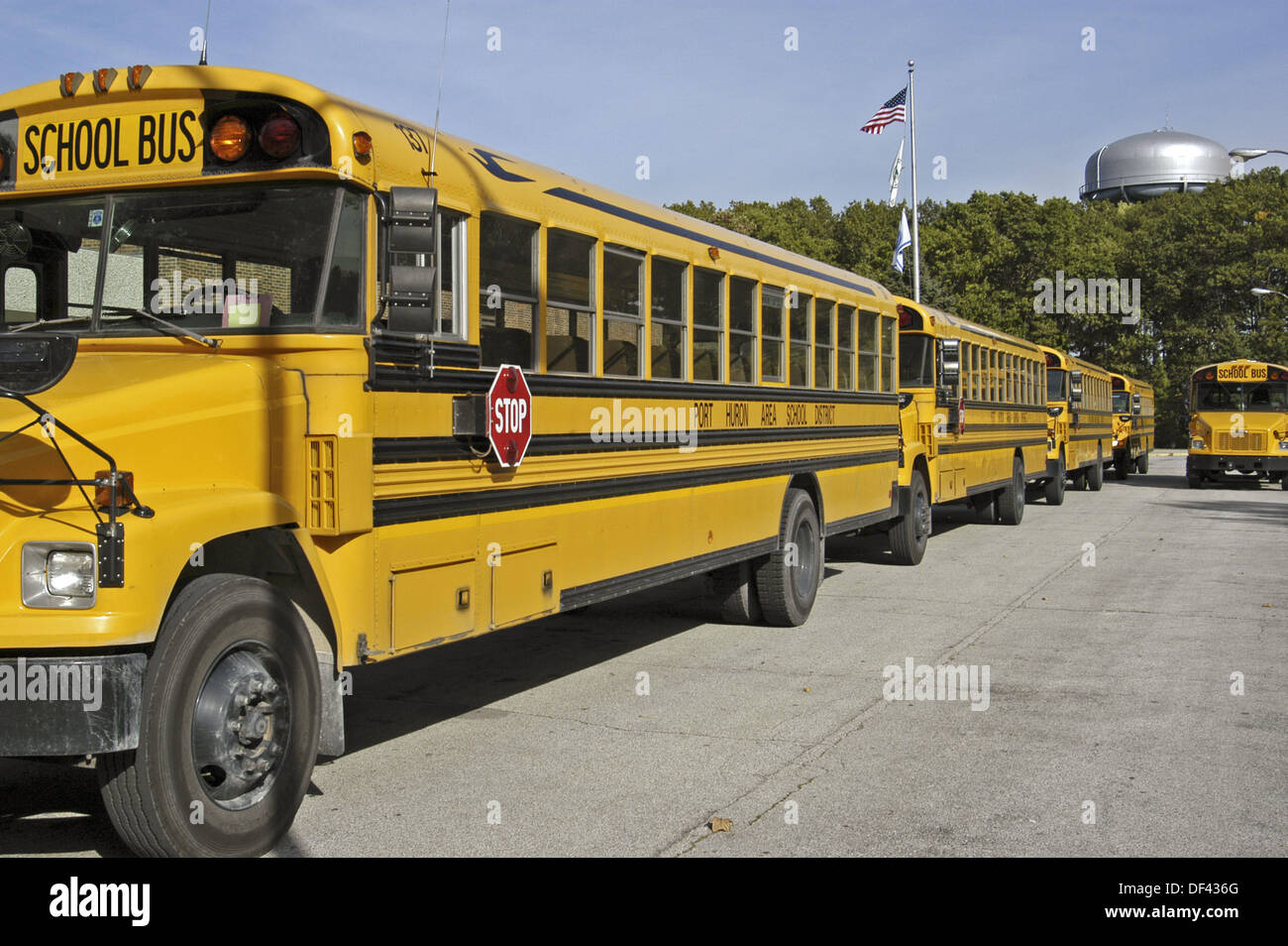 Bus school transportation busses yellow hi-res stock photography and ...
