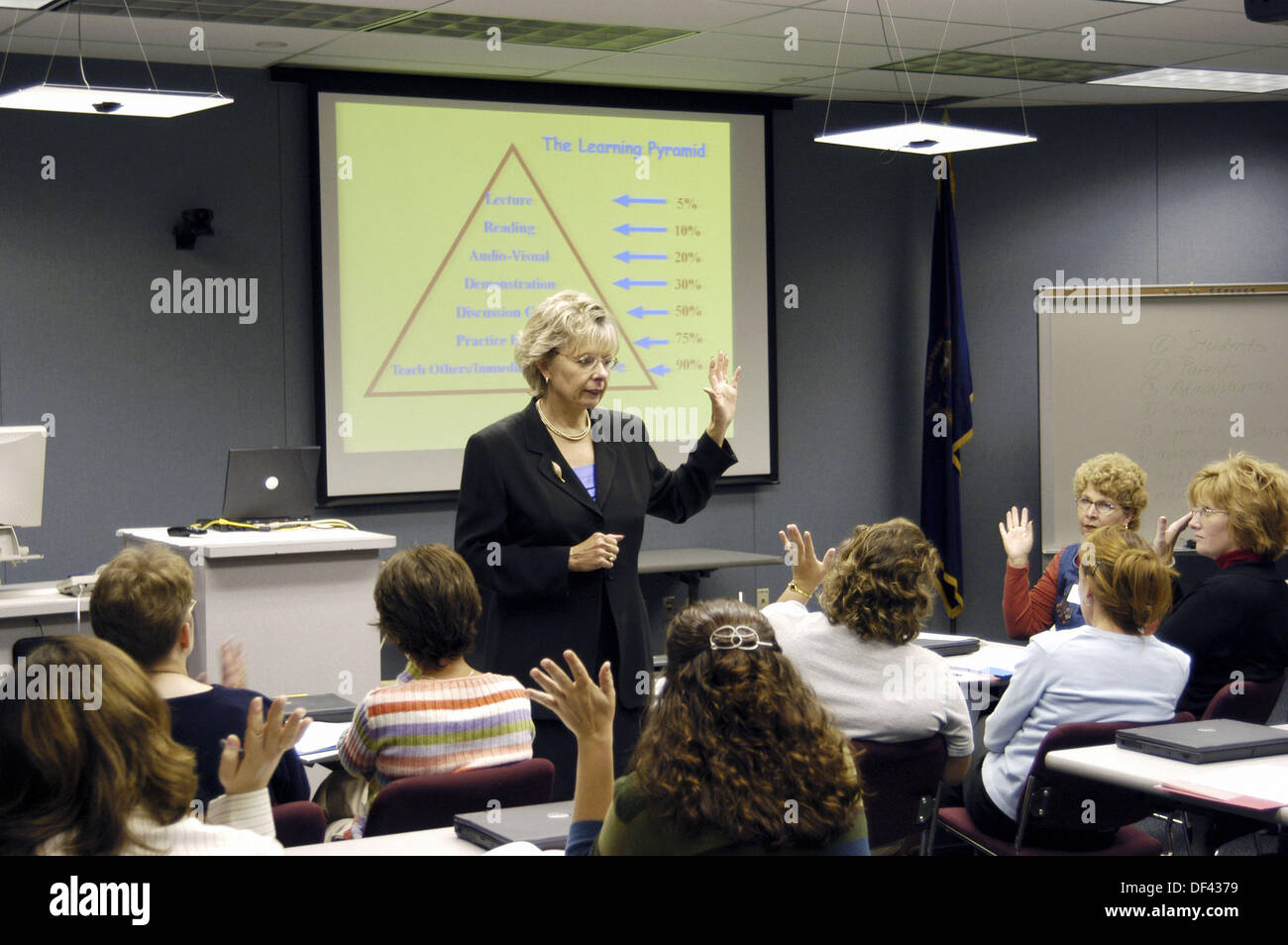 Female presenter group hi-res stock photography and images - Alamy