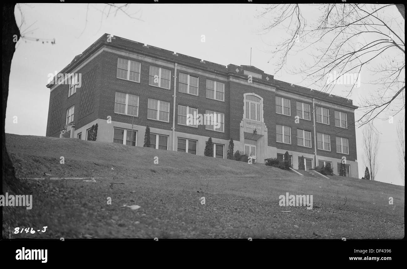 An historical photograph of Elizabethton High School, captured in the ...