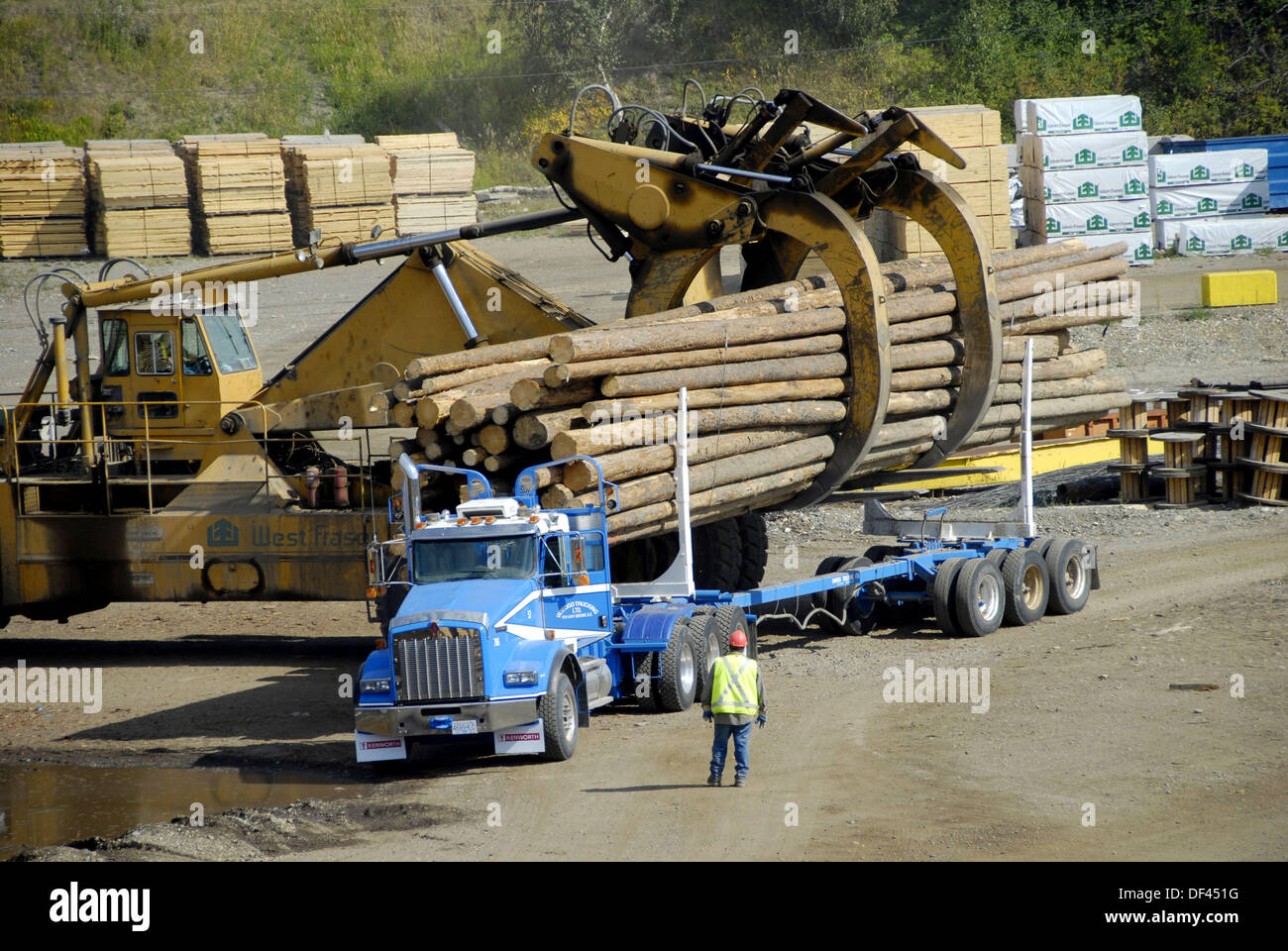 Lumber trucks High Resolution Stock Photography and Images - Alamy
