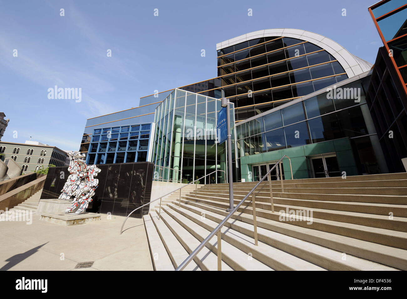 The Kentucky Center in downtown Louisville Kentucky KY Stock Photo - Alamy
