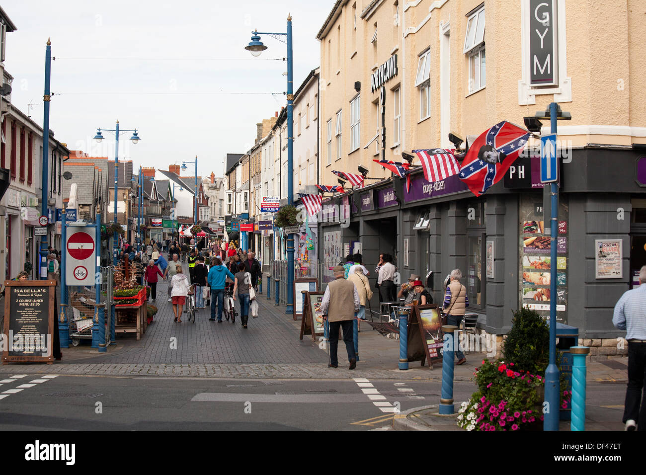 Bridgend, UK . 27th Sep, 2013. Porthcawl prepare for the annual Elvis ...