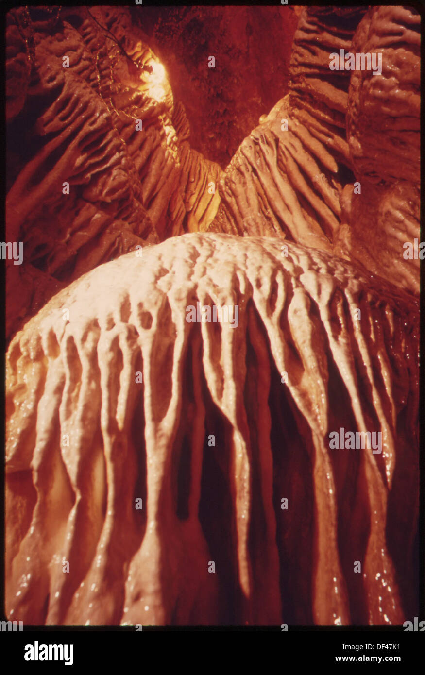 Flowstone veils hi-res stock photography and images - Alamy