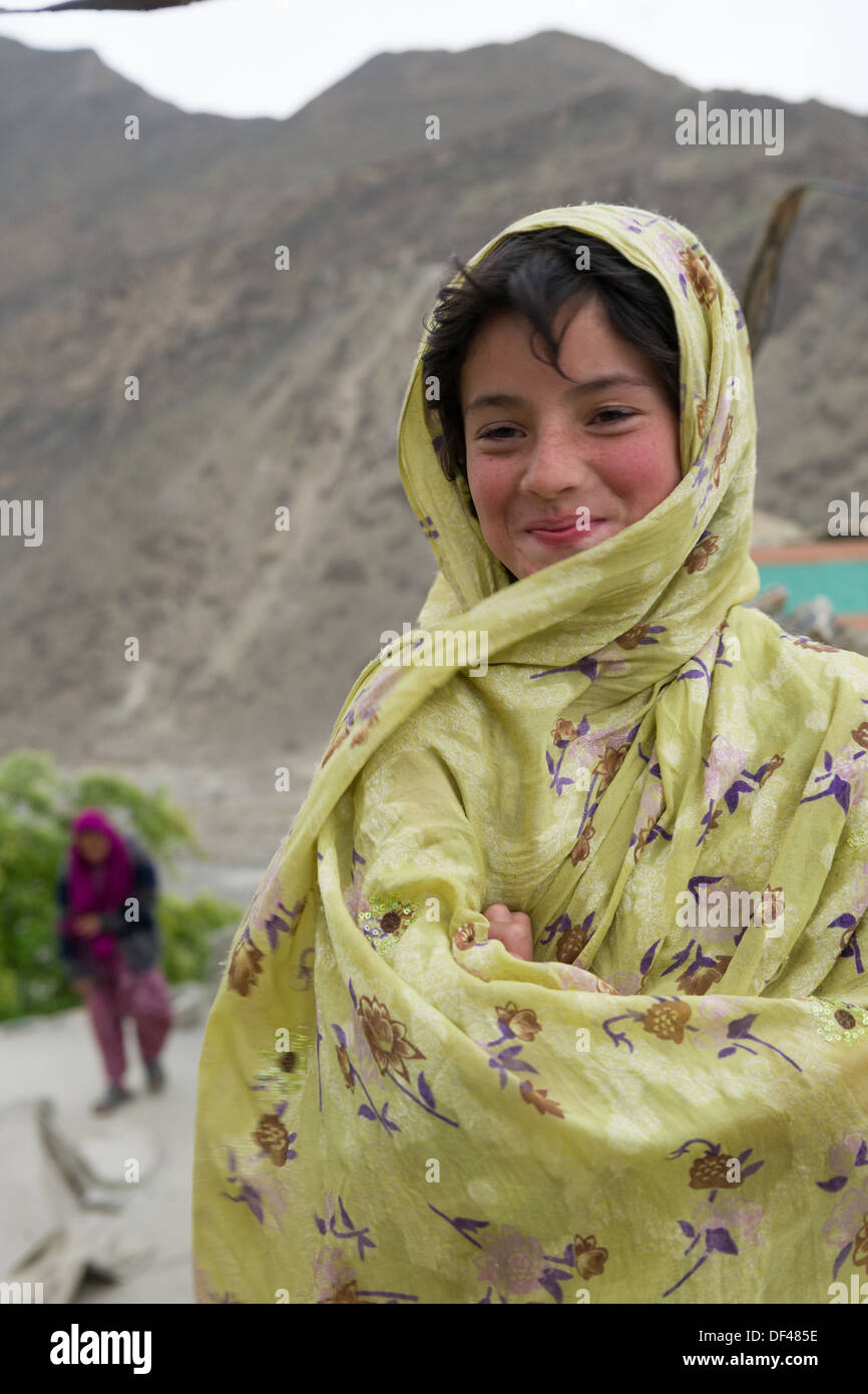 Gilgit woman, pakistan hi-res stock photography and images - Alamy