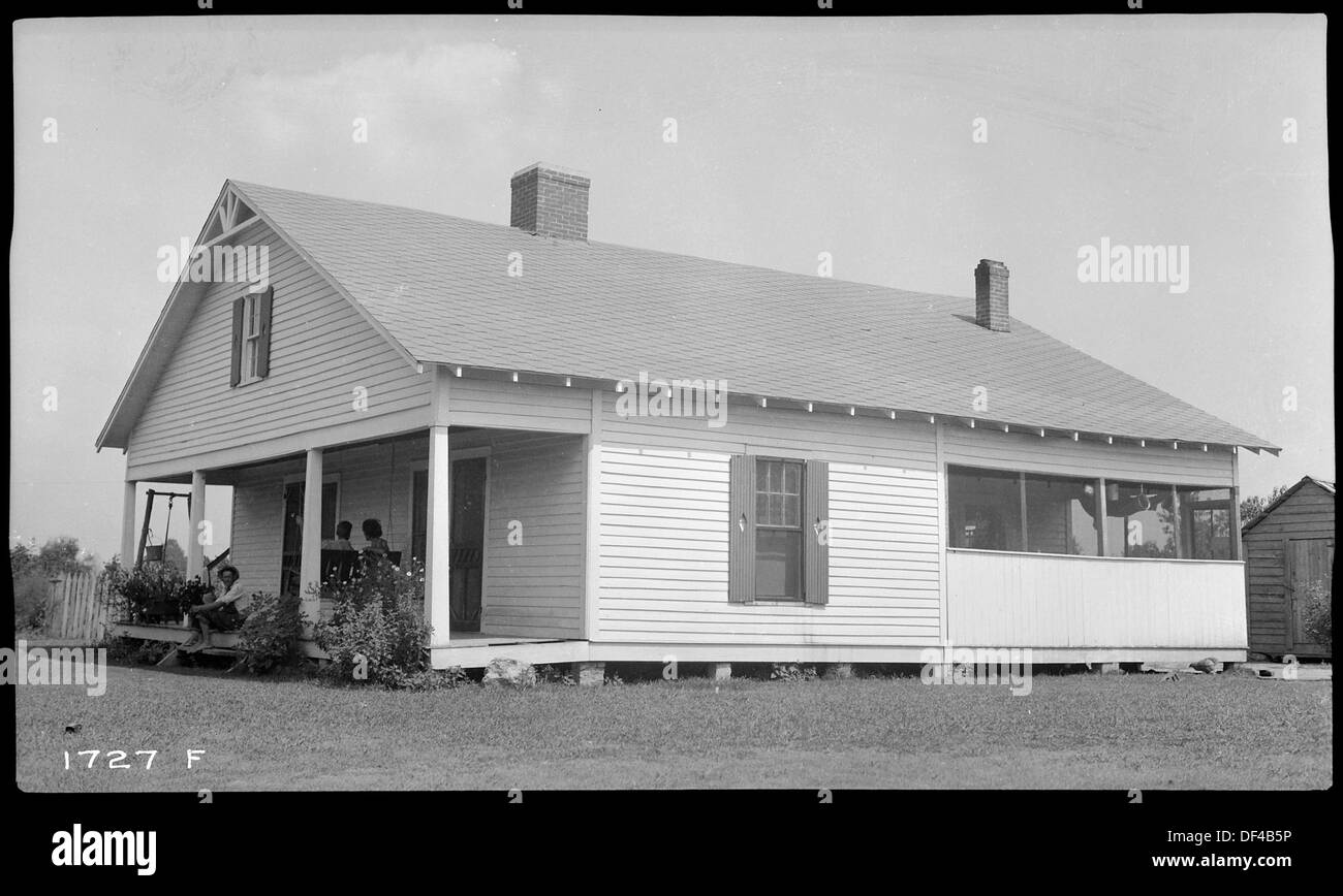 19th century farm house hi-res stock photography and images - Alamy
