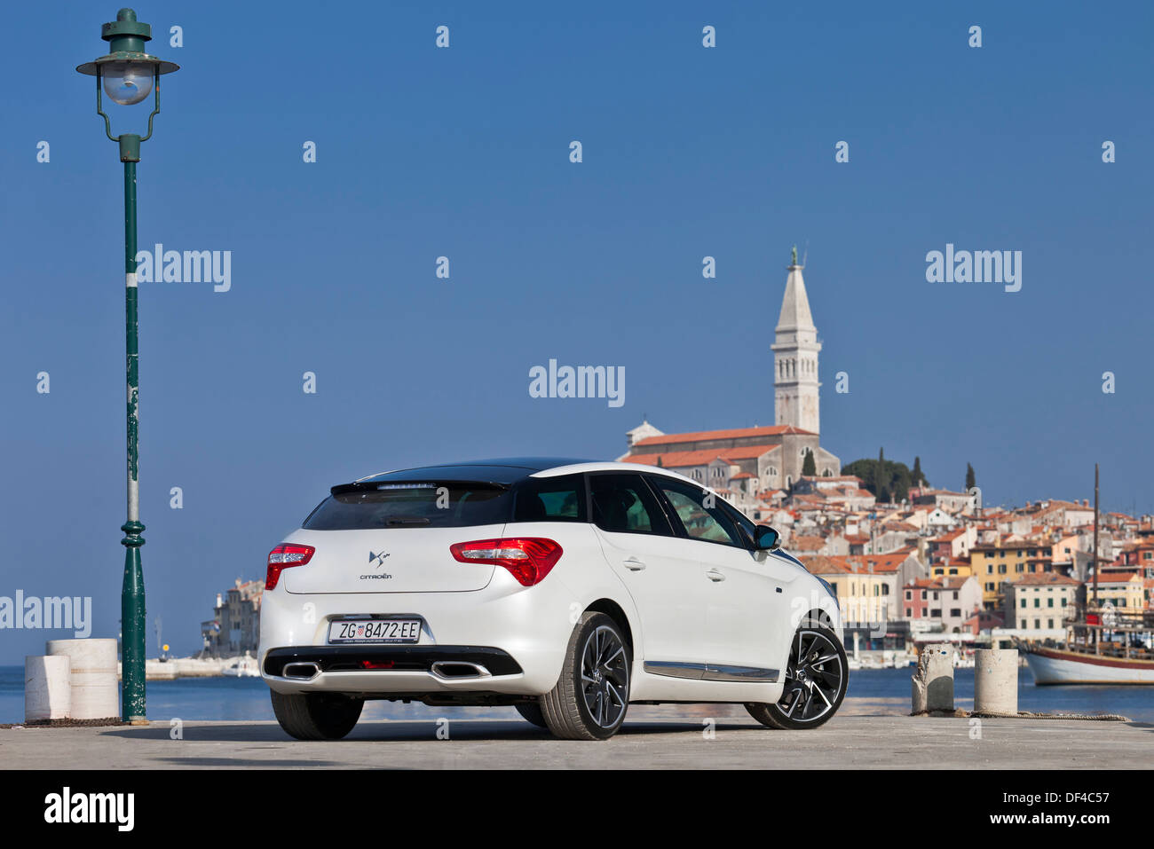 Citroen DS5 Sport Chic Hybrid4 Airdream Stock Photo - Alamy