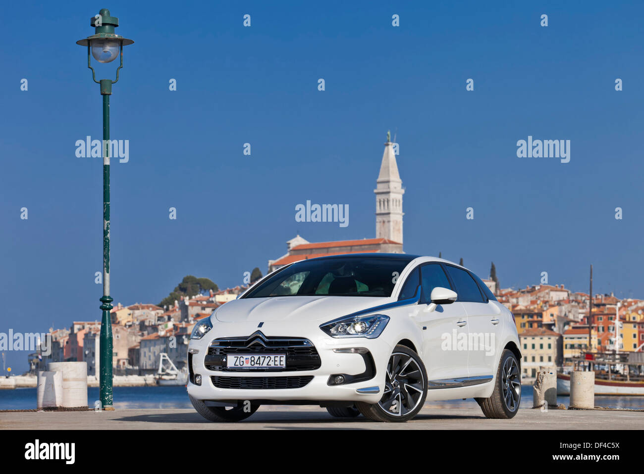 Citroen DS5 Sport Chic Hybrid4 Airdream Stock Photo - Alamy