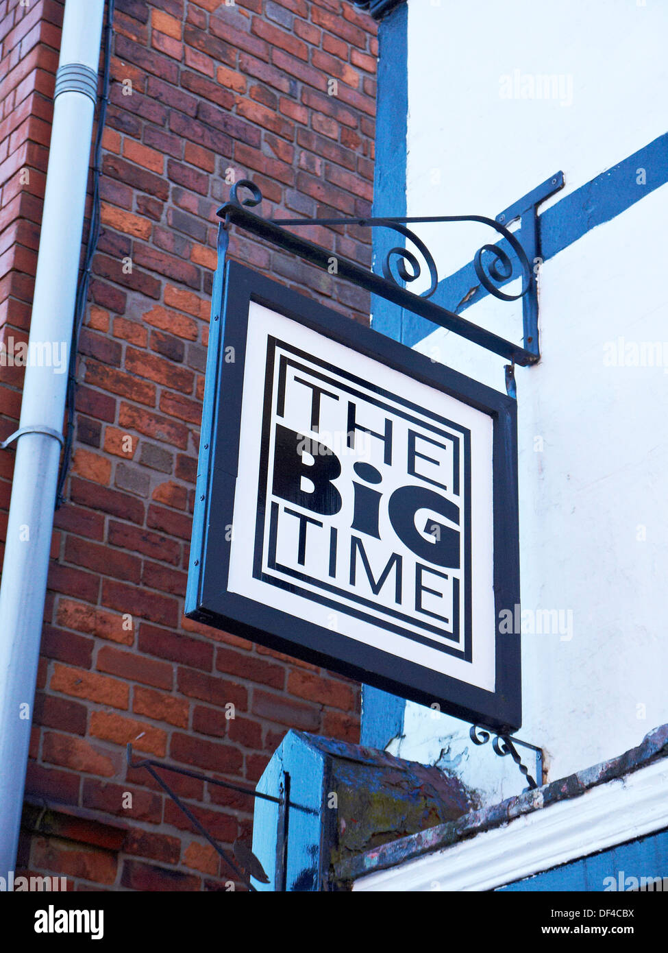 Big signs hi-res stock photography and images - Alamy