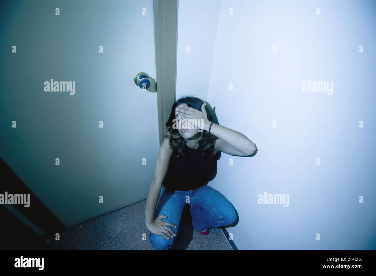 People crouch eyes hi-res stock photography and images - Alamy