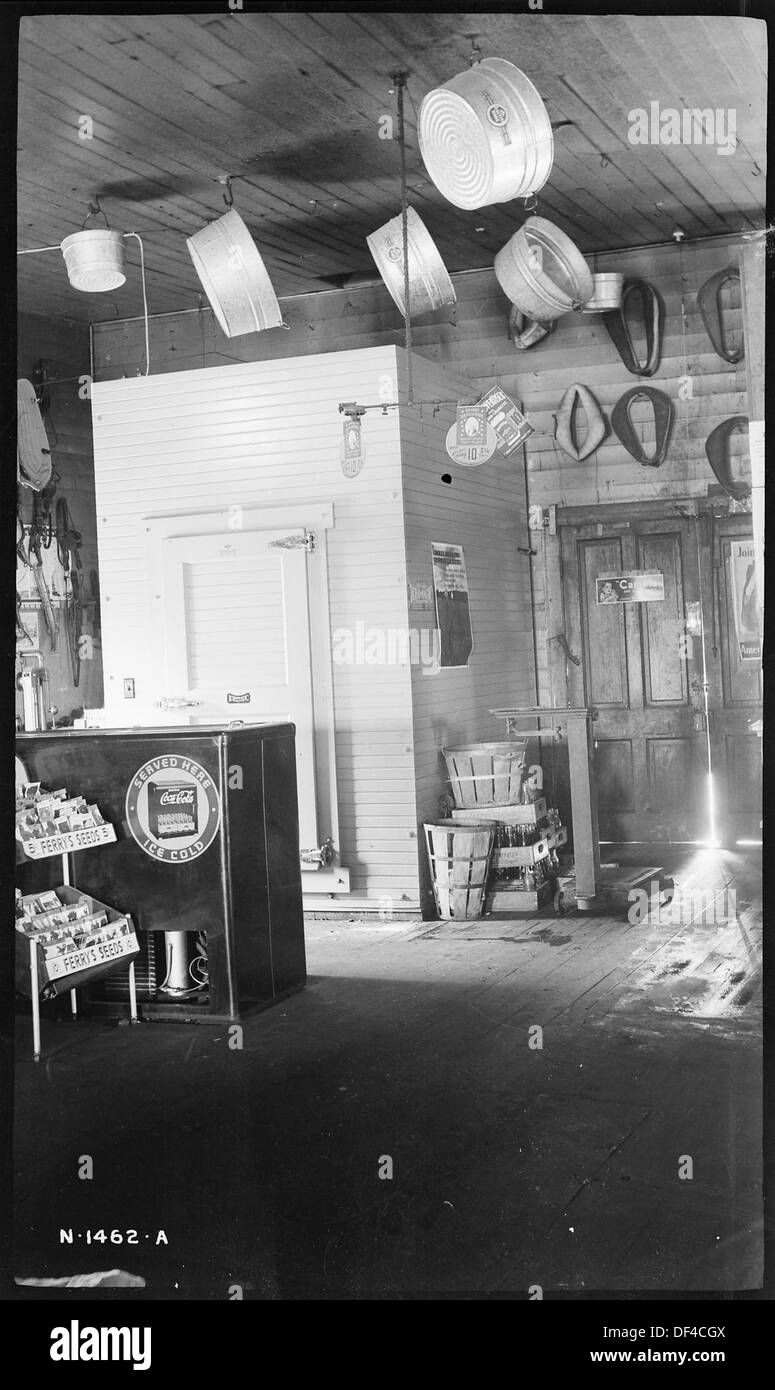 Retail store offers Black and White Stock Photos & Images - Alamy