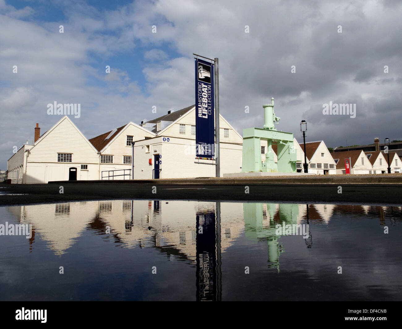 Historic naval dockyard hi-res stock photography and images - Alamy