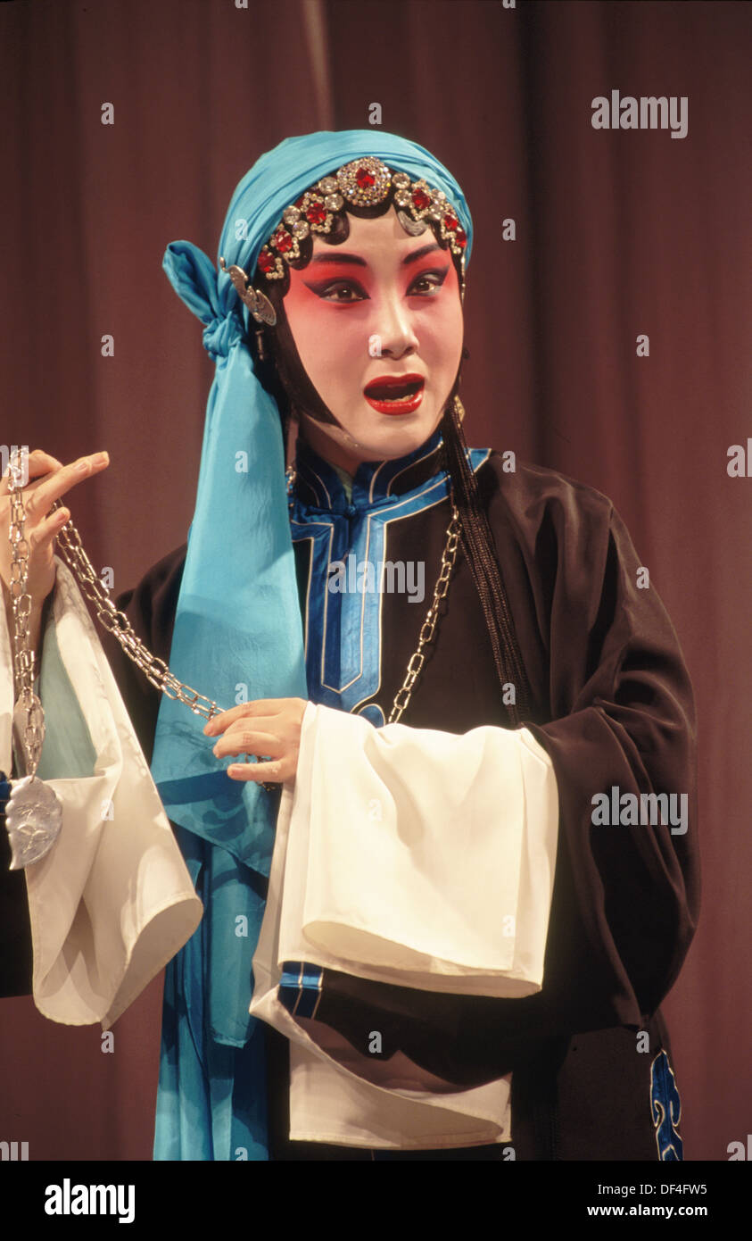 Singer opera interior hi-res stock photography and images - Alamy