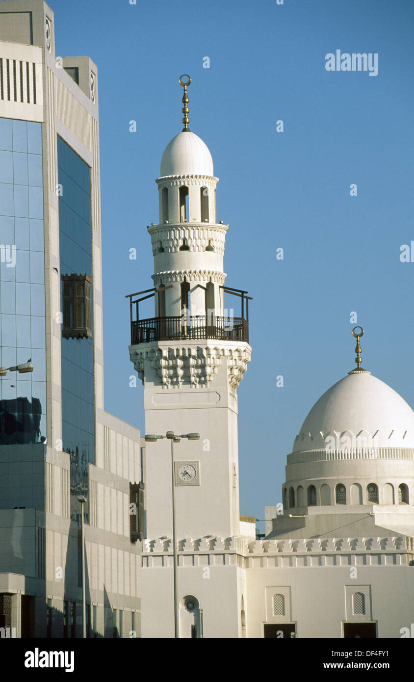 Bahrein mosque hi-res stock photography and images - Alamy