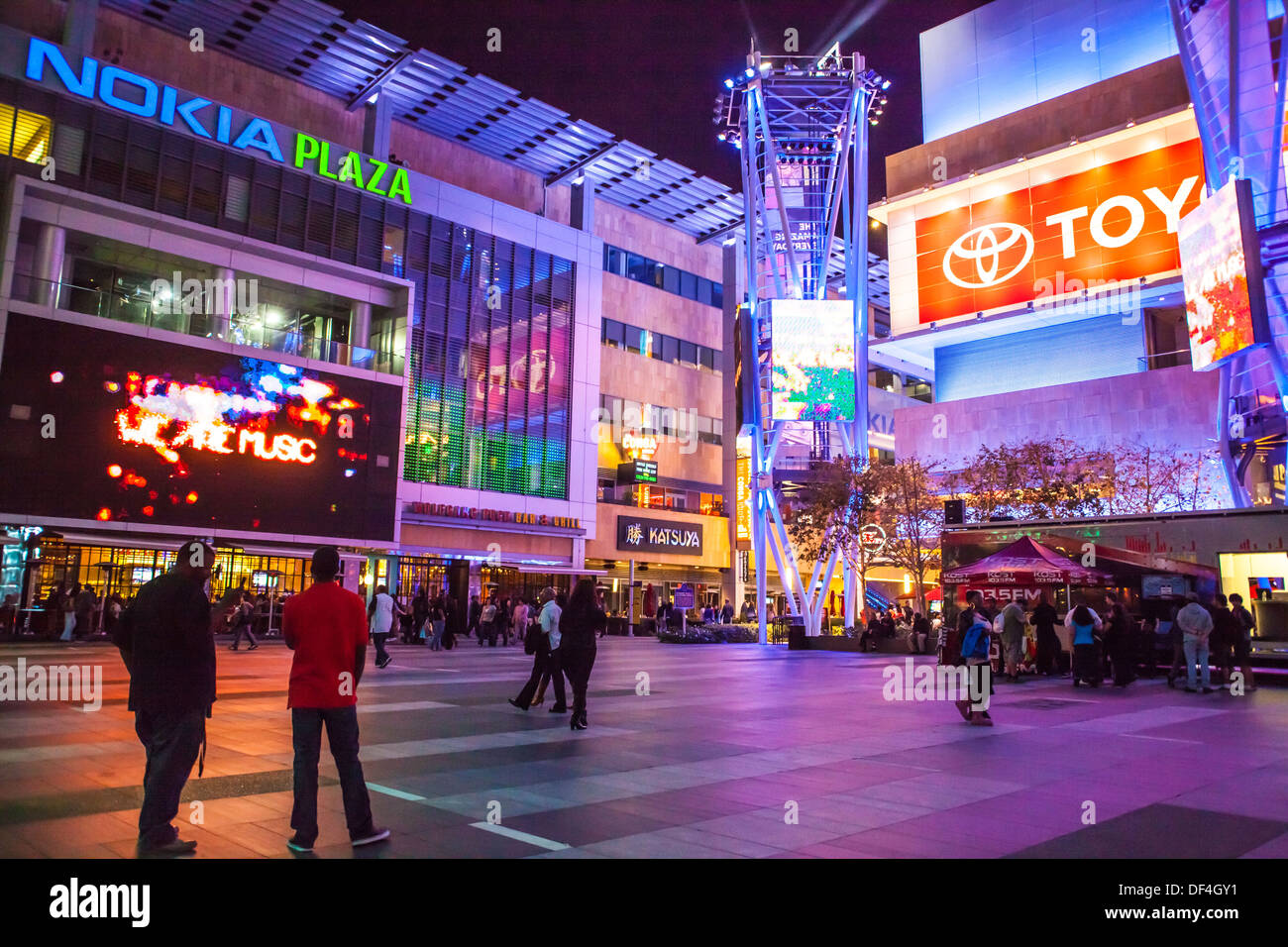 Nokia plaza los angeles at night hi-res stock photography and images ...