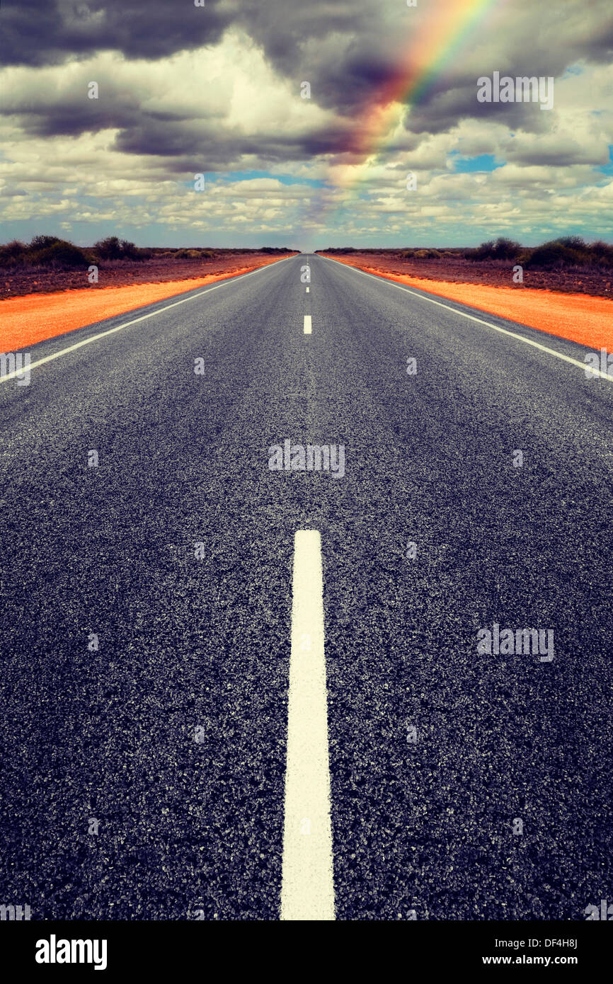 Straight road into horizon hi-res stock photography and images - Alamy