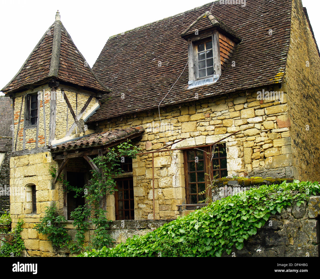 A sandstone house in Sarlat la Caneda,Dordogne,France Stock Photo - Alamy