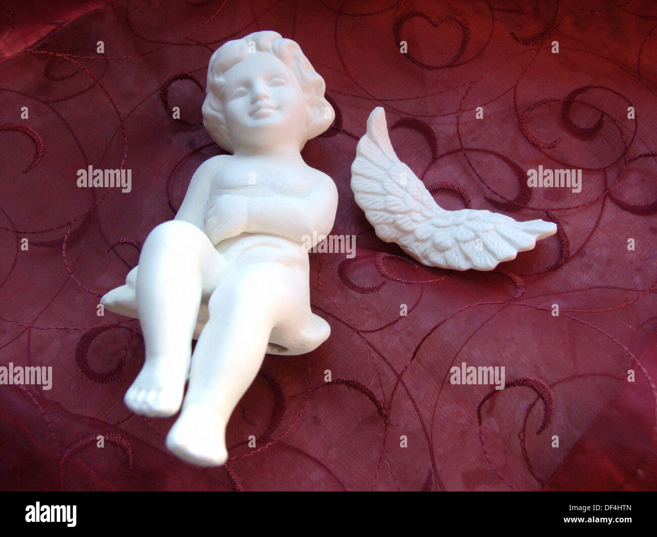 Angel with broken wing hi-res stock photography and images - Alamy