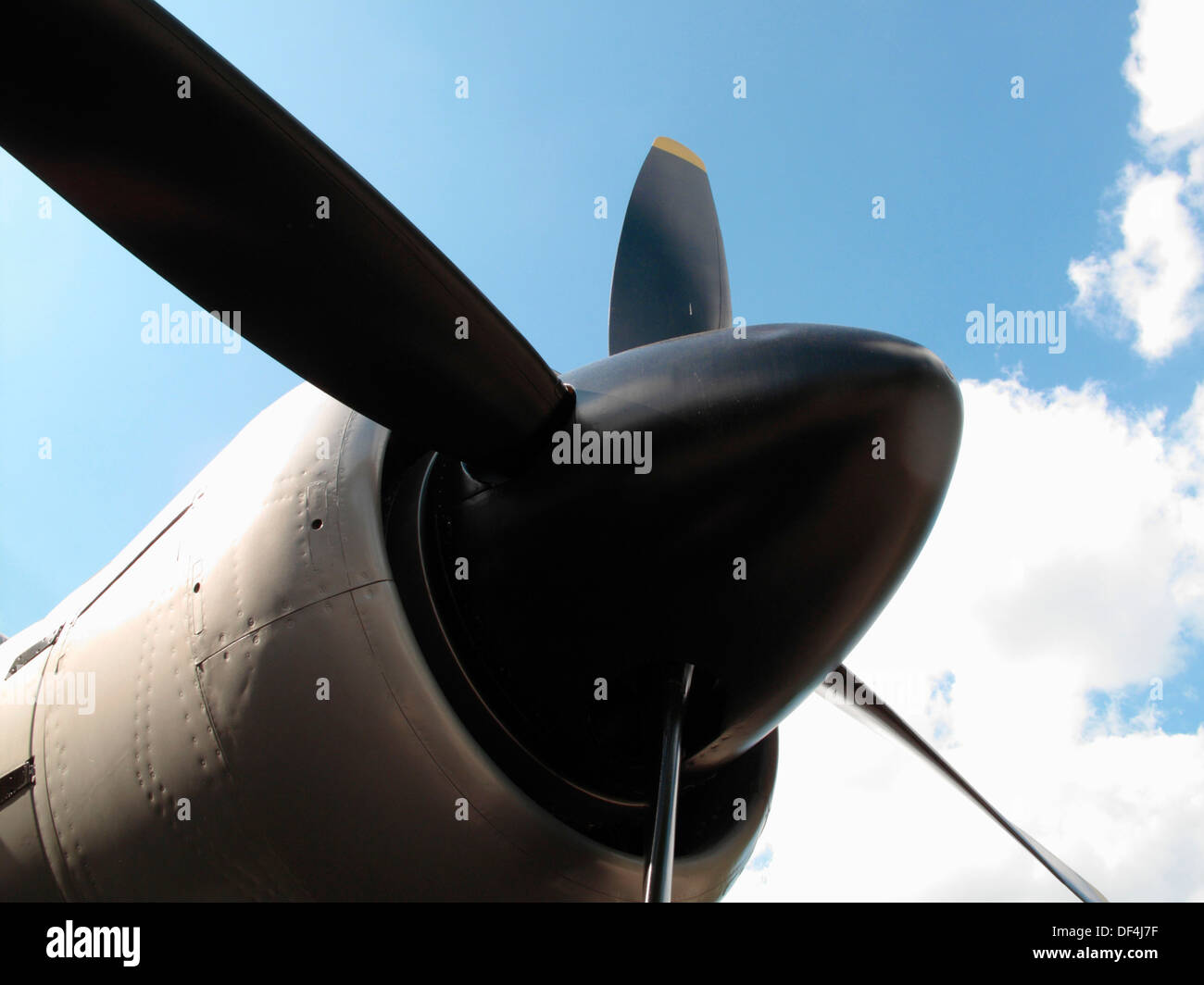 Front propeller hi-res stock photography and images - Alamy