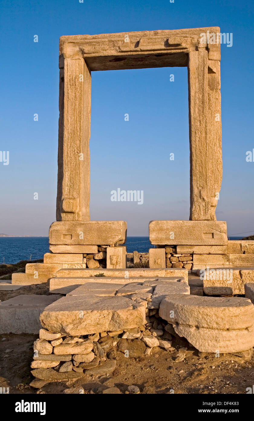 Naxos arch apollo greece hi-res stock photography and images - Alamy