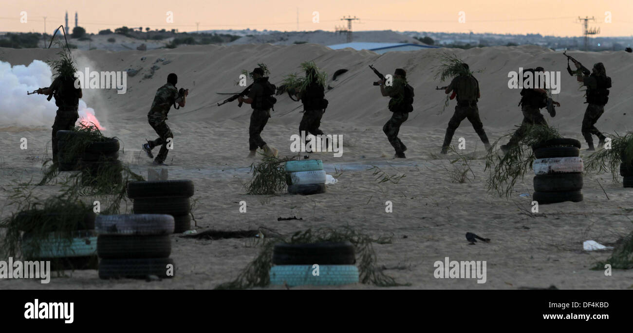 Khan Younis, Gaza Strip, Palestinian Territory. 28th Sep, 2013 ...