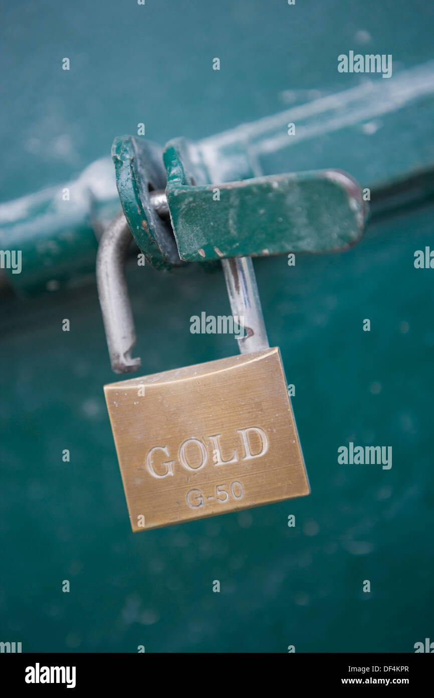 Unlocked not locked hi-res stock photography and images - Alamy