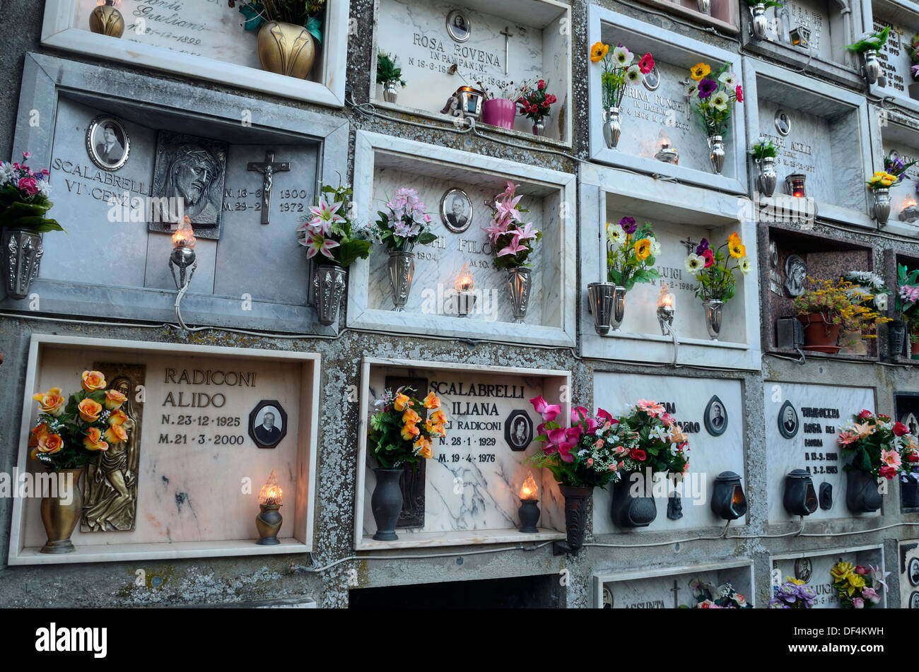 Italy grave wall hi-res stock photography and images - Alamy