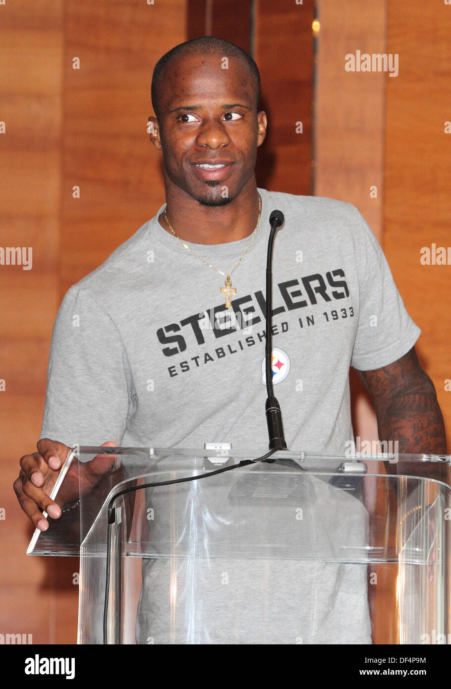 London, UK. 27th Sep, 2013. IKE TAYLOR of the Pittsburgh Steelers ...