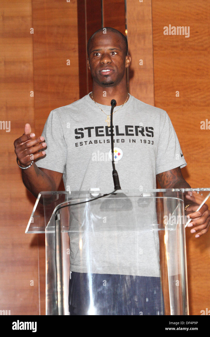 London, UK. 27th Sep, 2013. IKE TAYLOR of the Pittsburgh Steelers ...