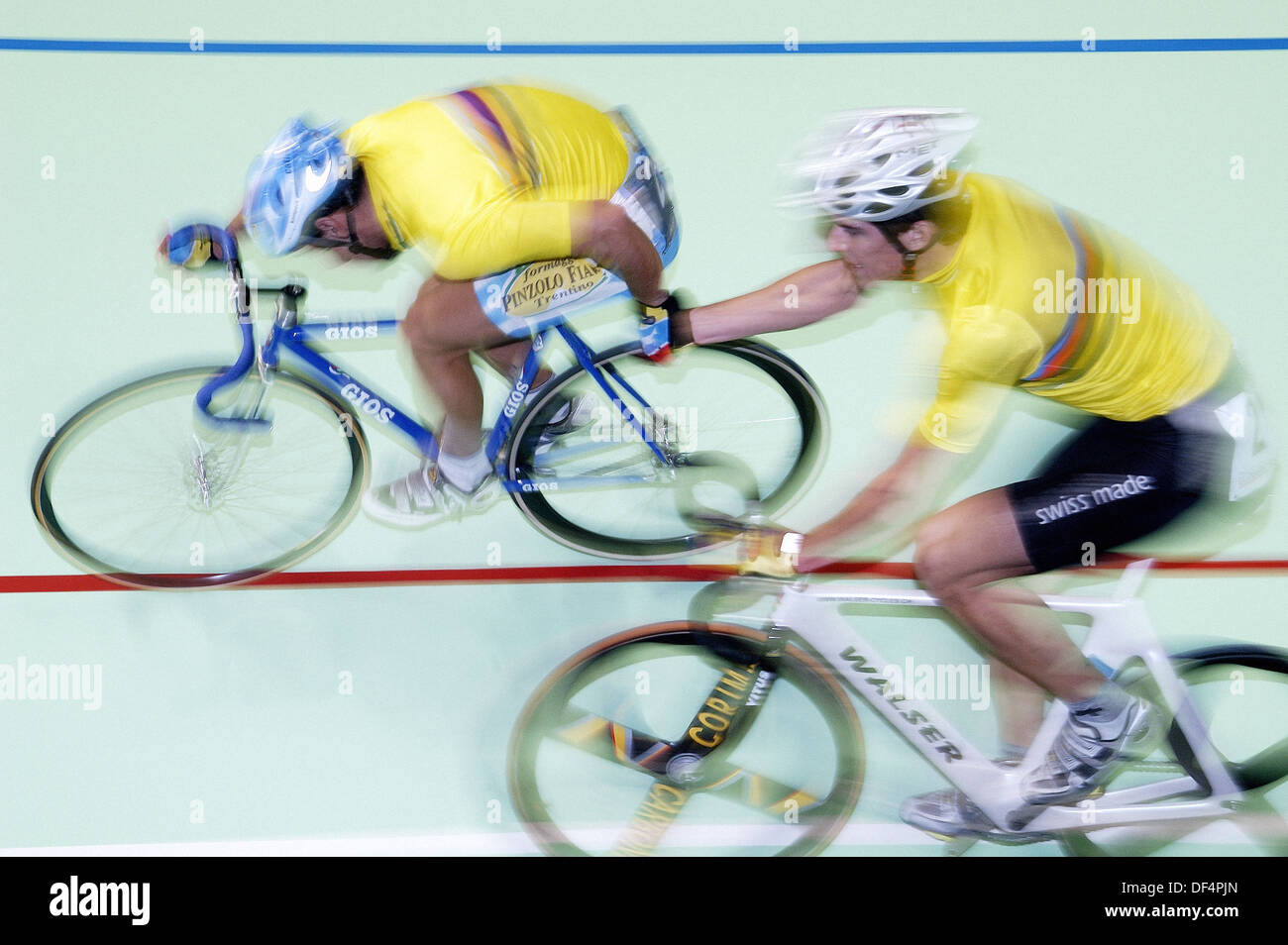 Bicycle relay race hi-res stock photography and images - Alamy
