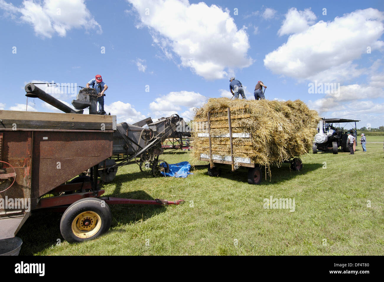 Farmer bailing hay hi-res stock photography and images - Alamy
