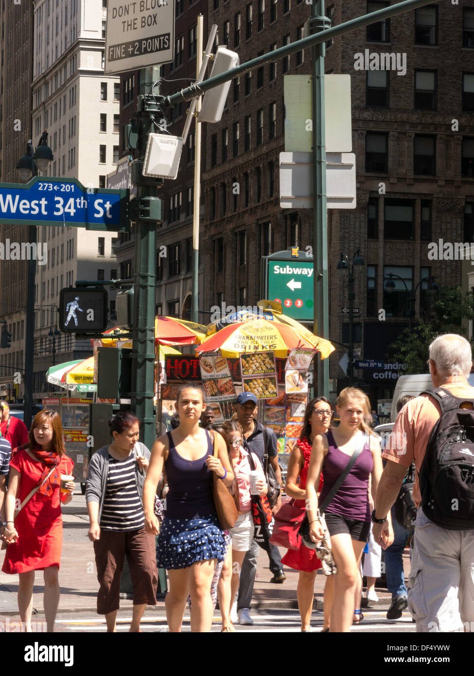 Crosswalk usa hi-res stock photography and images - Alamy