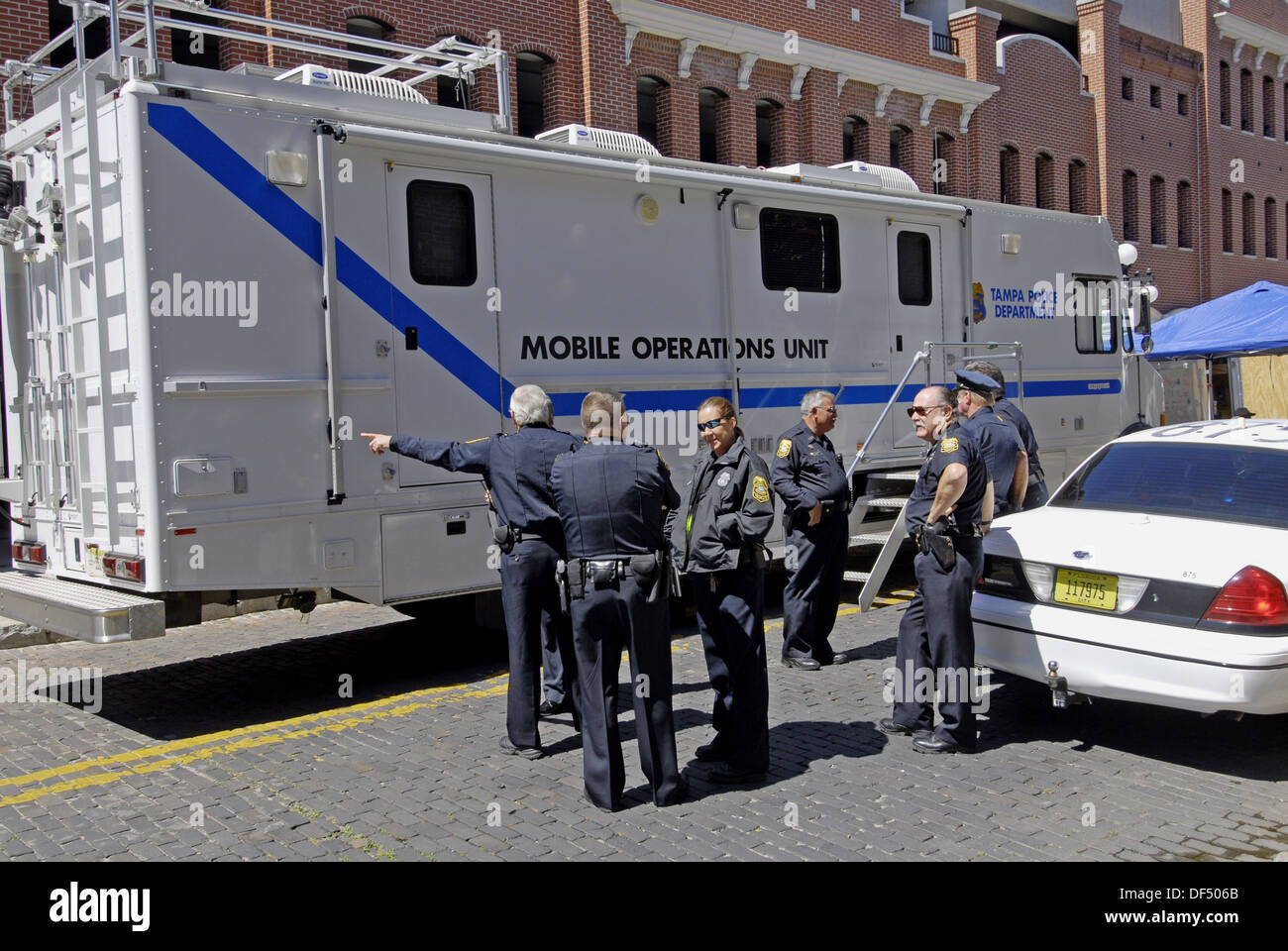 Command unit hi-res stock photography and images - Alamy