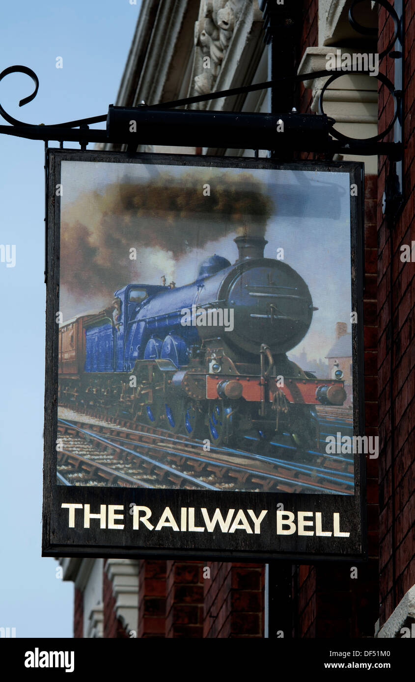 Pub sign railway hi-res stock photography and images - Alamy