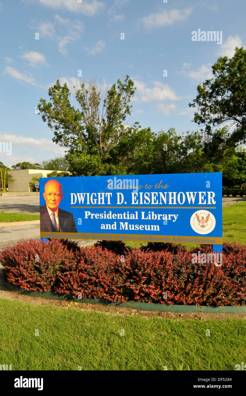 Eisenhower museum and library hi-res stock photography and images - Alamy