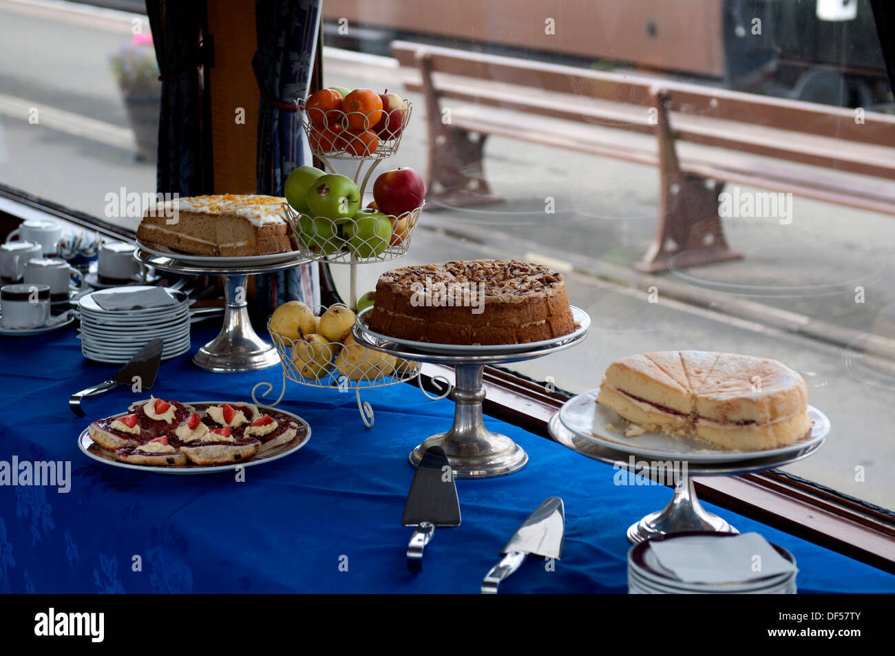 Severn Valley Railway, cream tea service in observation car Stock Photo ...