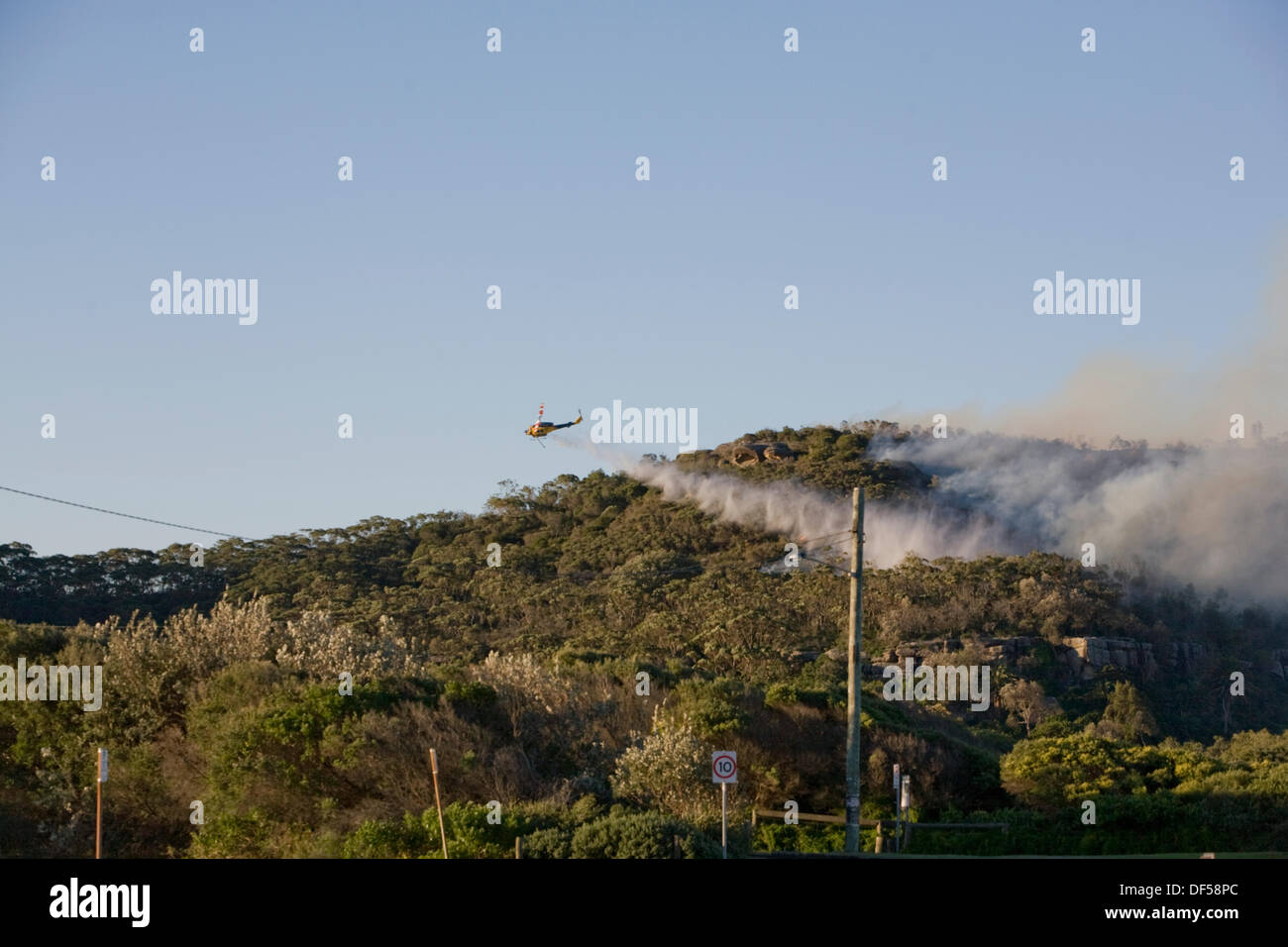Australian bushfire smoke flames hi-res stock photography and images ...