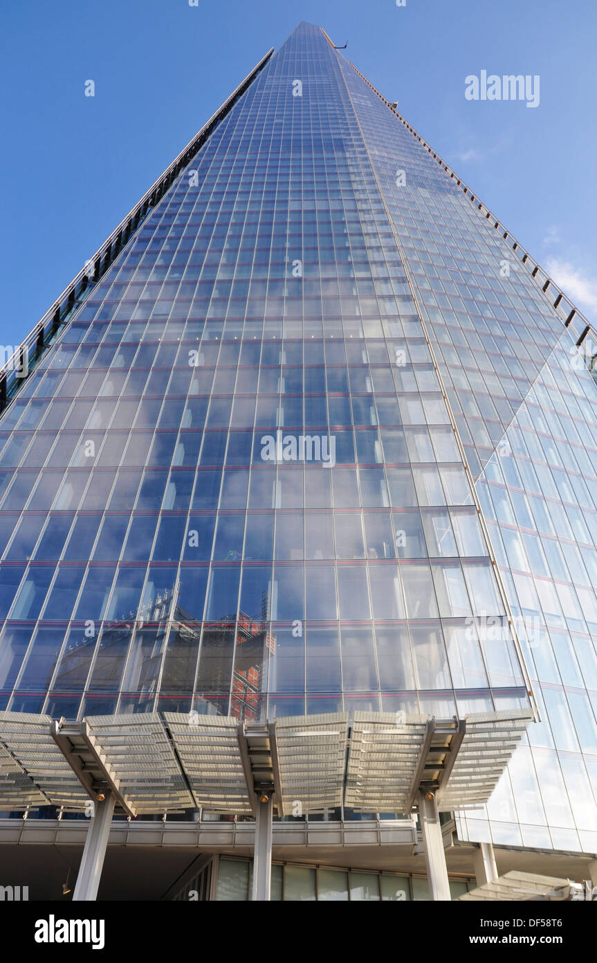 95 storey skyscraper hi-res stock photography and images - Alamy