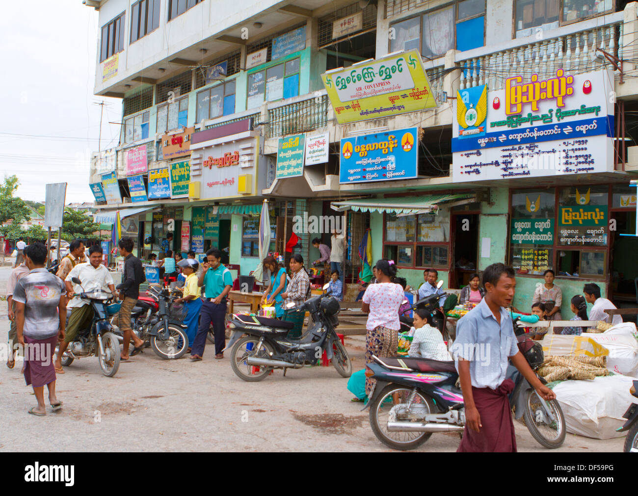 Mandalay bus station in mandalay hi-res stock photography and images ...