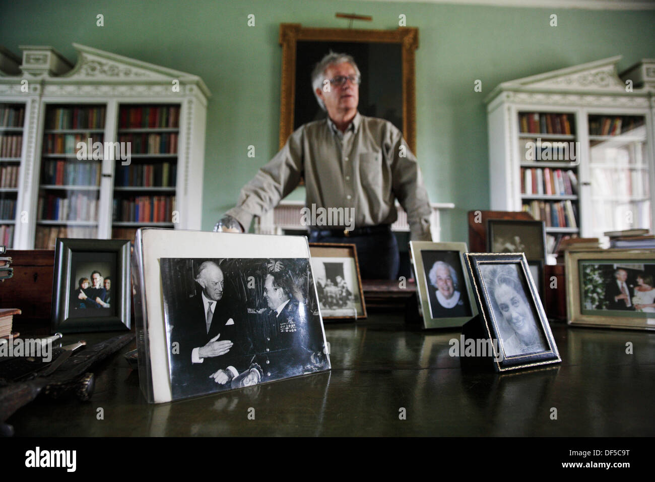 Sir Charles Maclean at his home in Strachur Argyll Stock Photo - Alamy