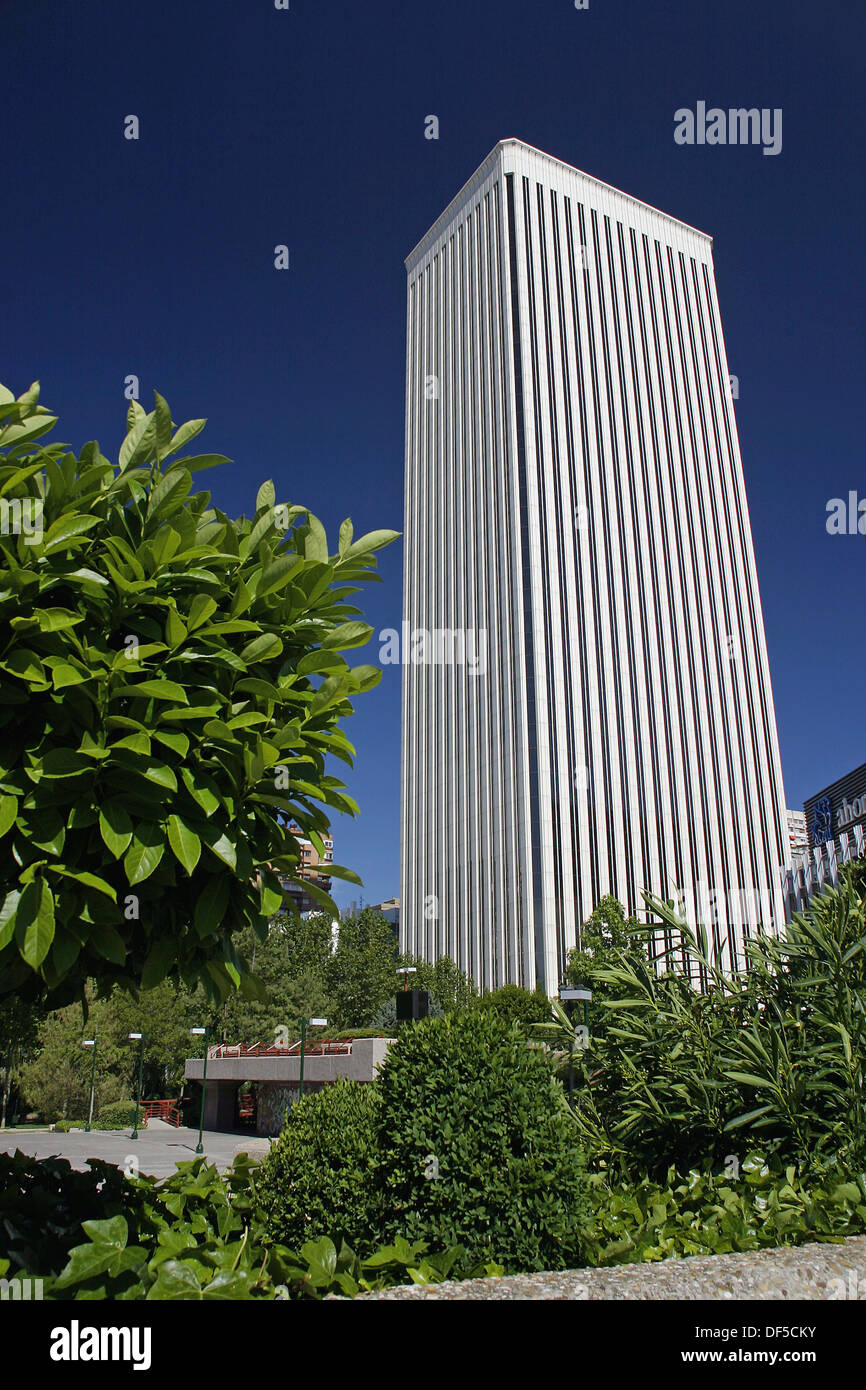 Torre De Picasso High Resolution Stock Photography and Images - Alamy