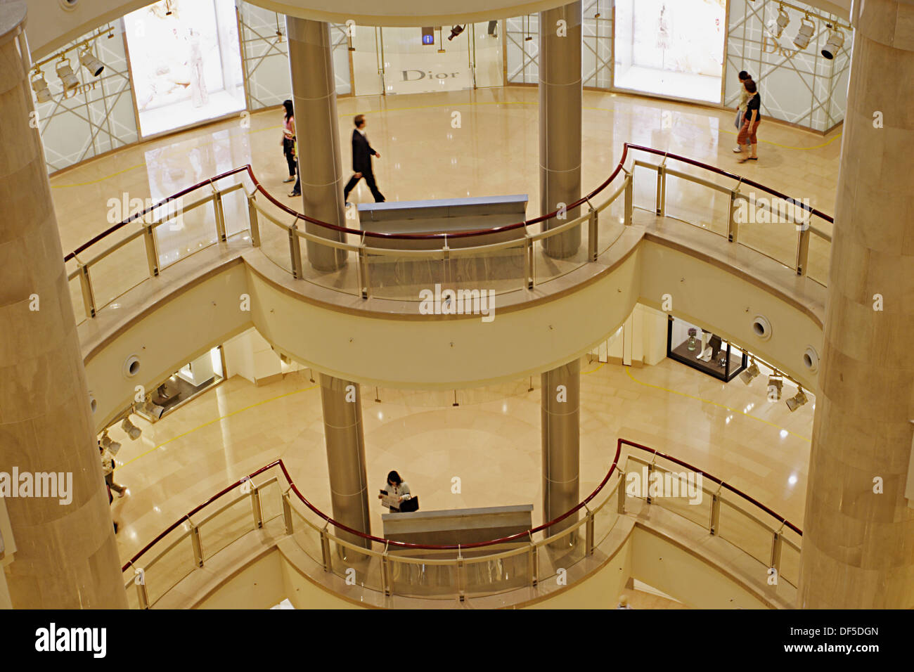 Taipei 101 interior hi-res stock photography and images - Alamy