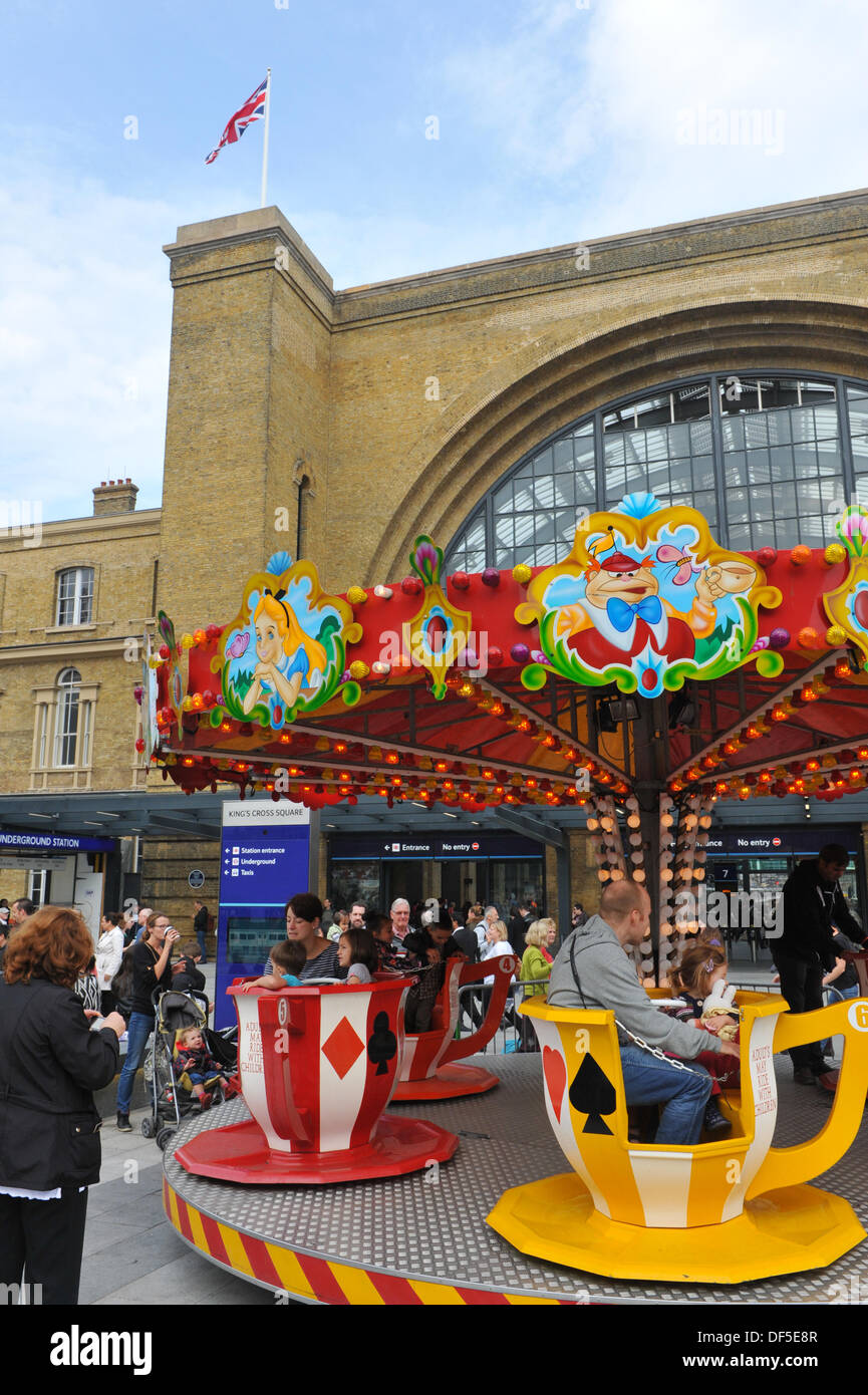 Kings cross square hi-res stock photography and images - Alamy