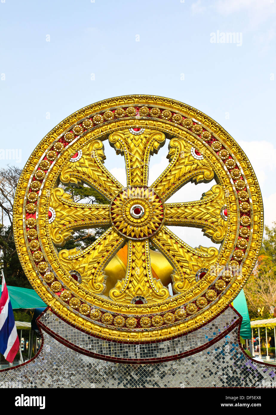 Wheel of dhamma hi-res stock photography and images - Alamy