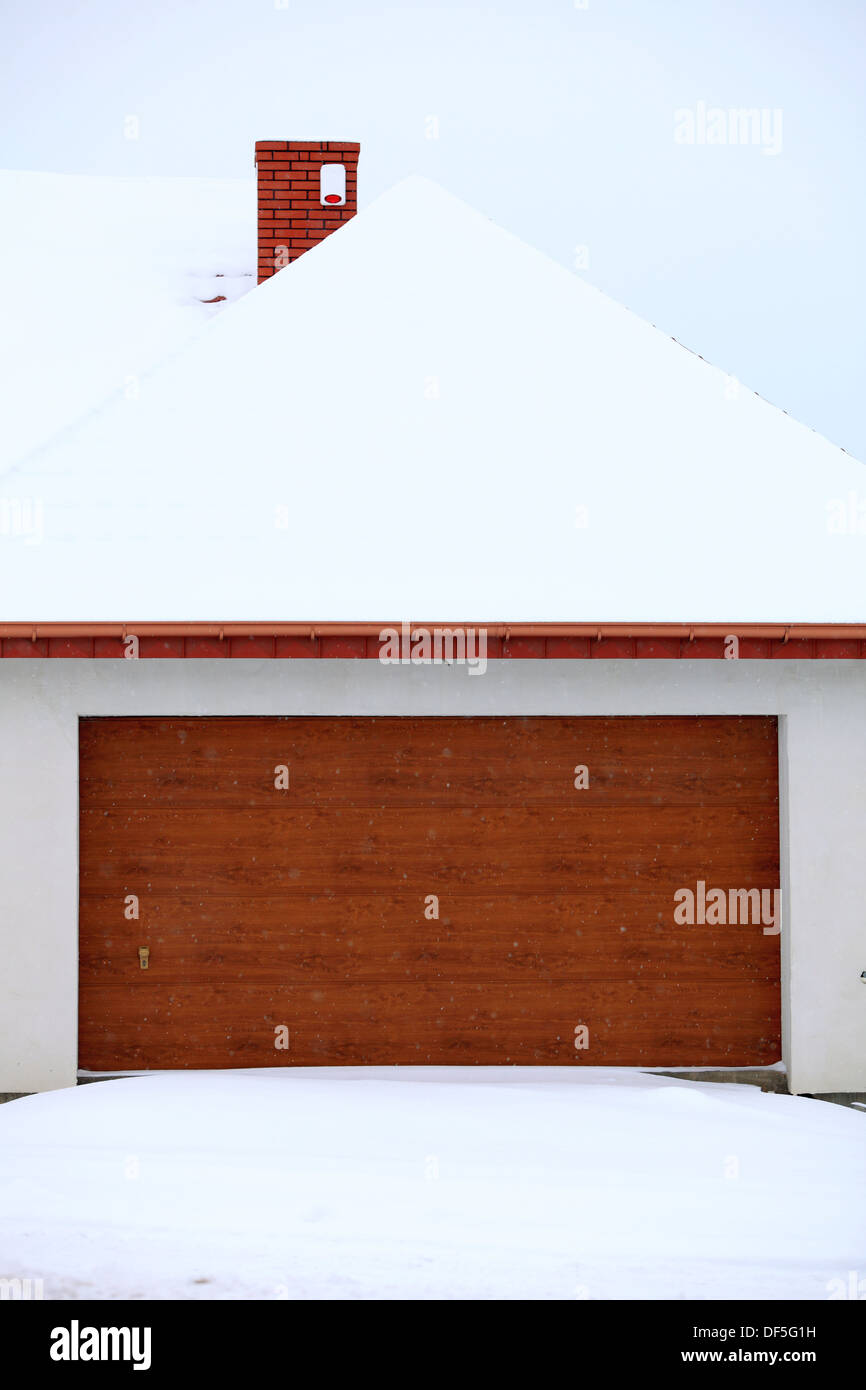 Exterior single car garage hi-res stock photography and images - Alamy