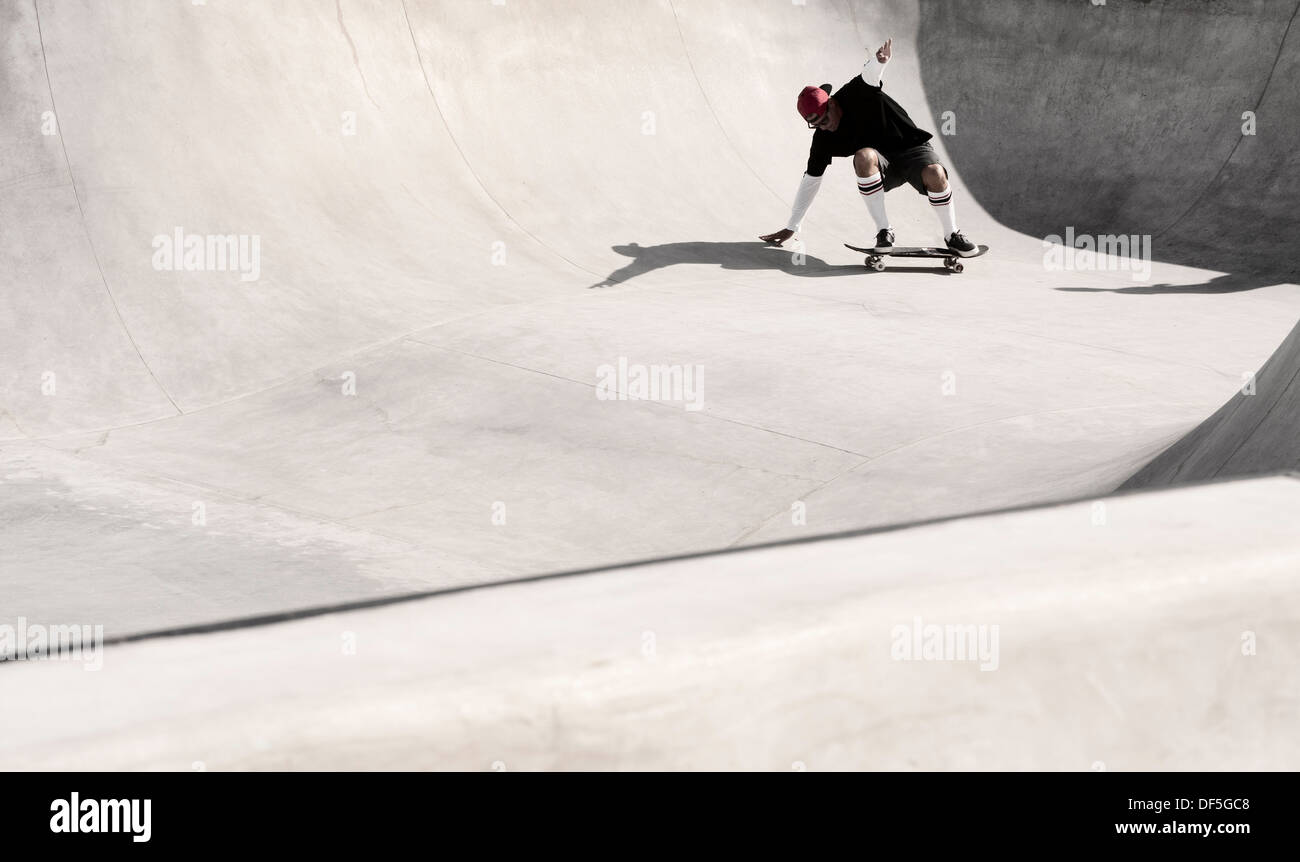 Skater falling hi-res stock photography and images - Alamy