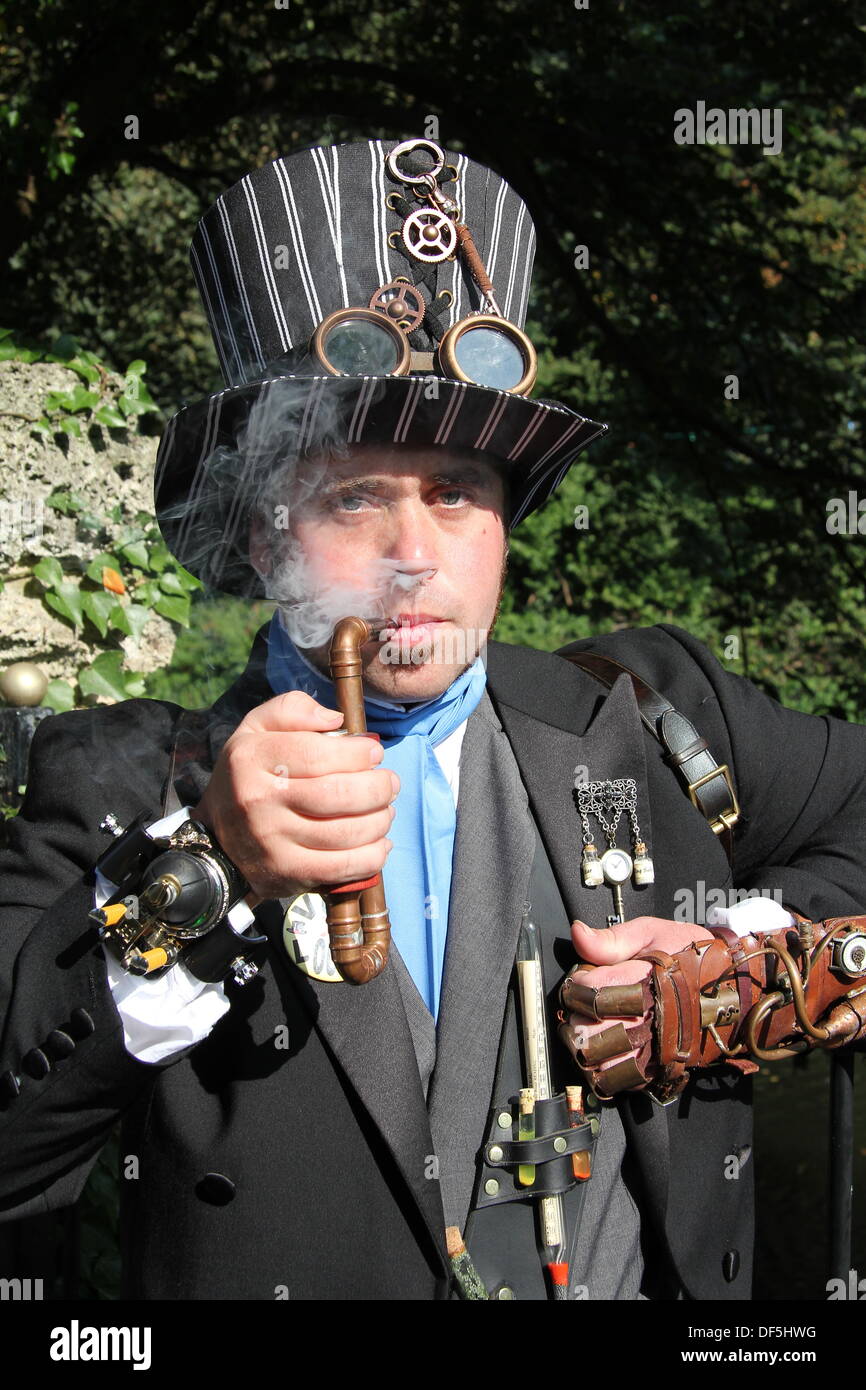 Derbyshire, UK. 28 Sept 2013. Steampunk, Chris Simpson, 27, from ...
