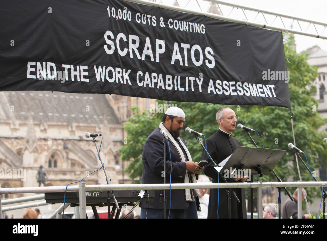 London, UK. 28th Sep, 2013. Dean of St PaulÕs Dr David Ison, Muslim ...