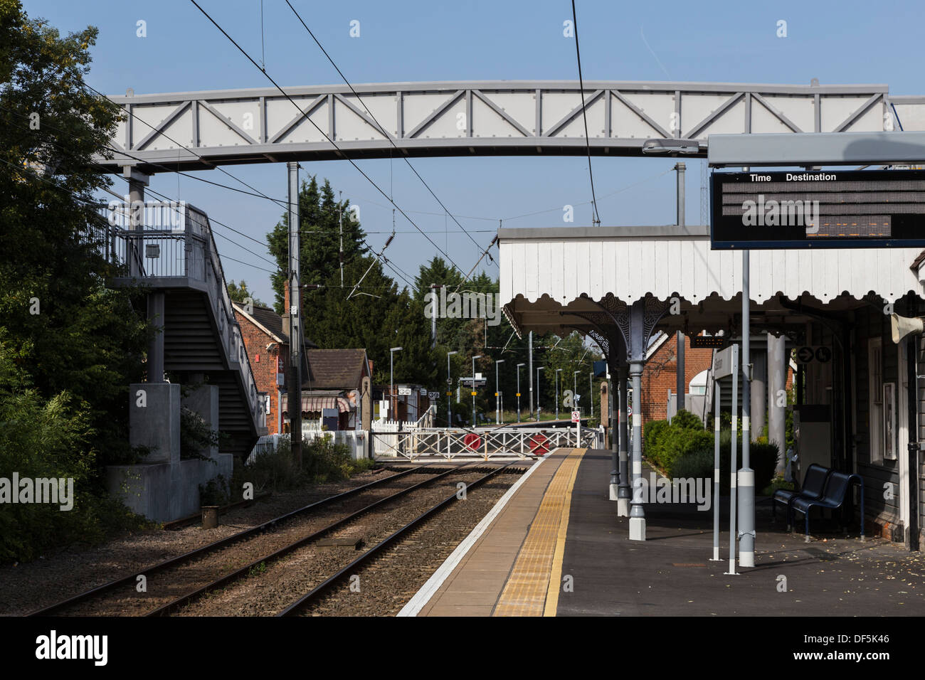 Uk railway bridge accident hi-res stock photography and images - Alamy