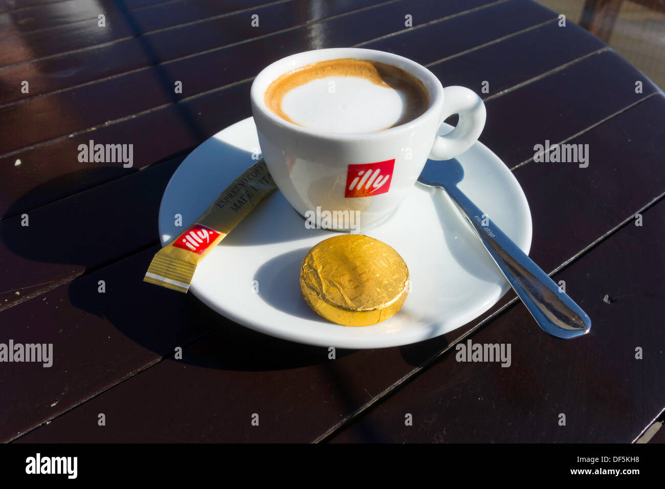 Illy hi-res stock photography and images - Alamy