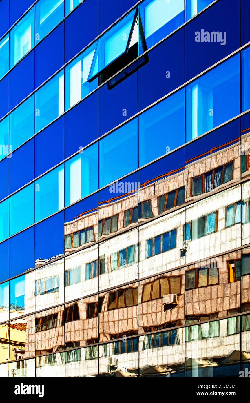 Concave building hi-res stock photography and images - Alamy
